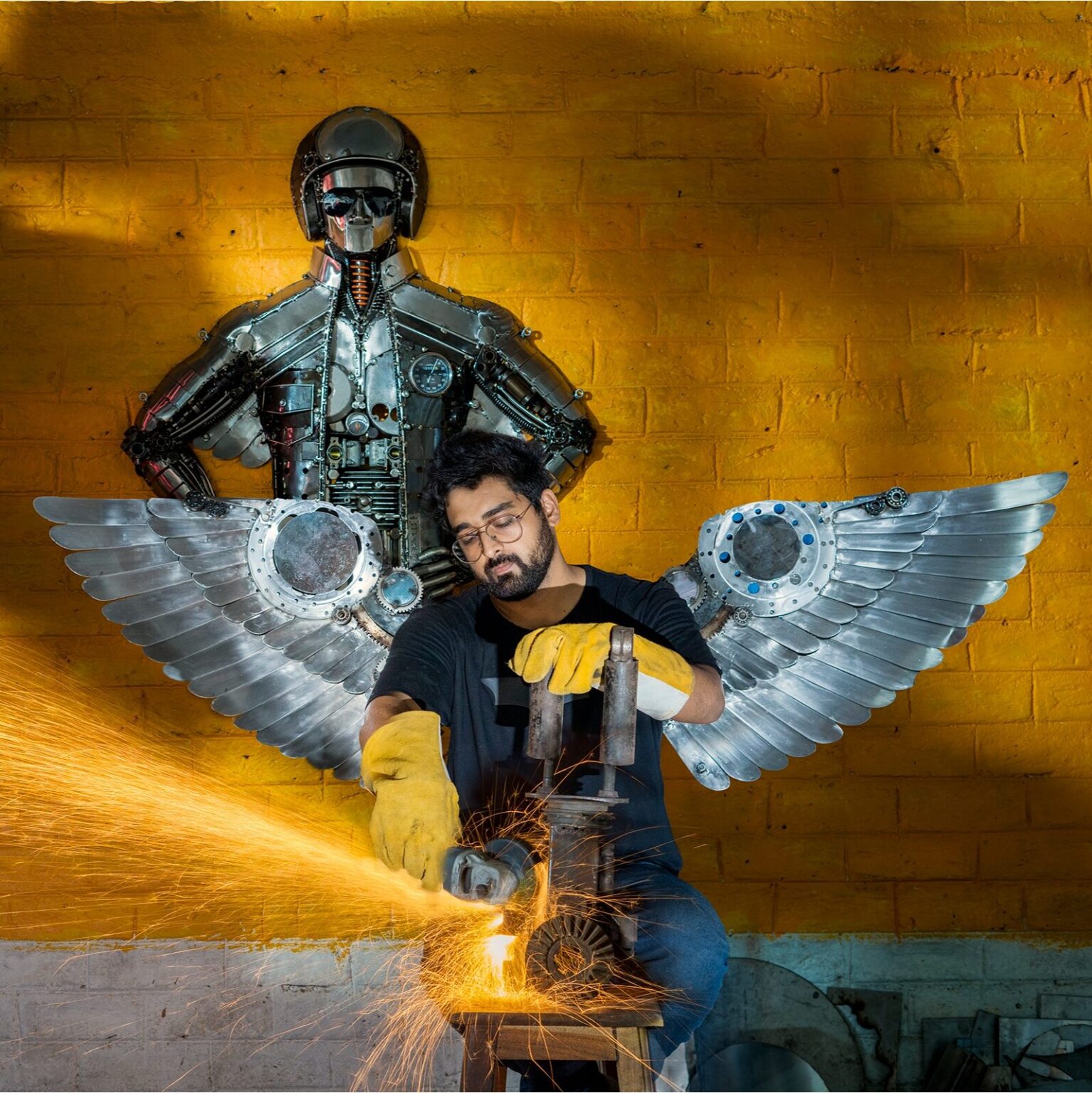 Deval’s – Metal Artist
